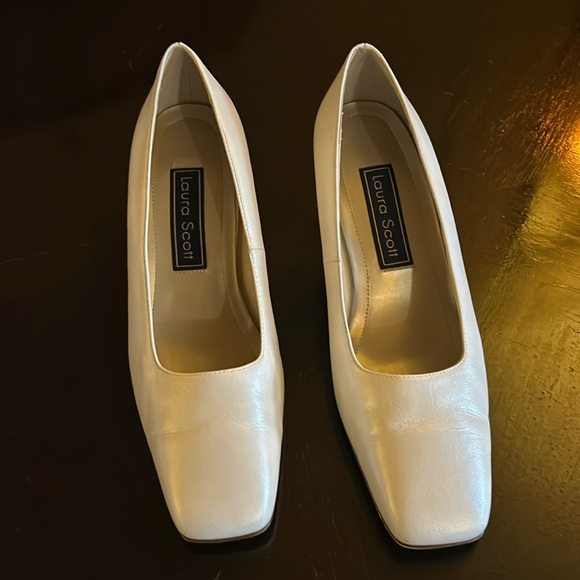 Laura Scott | Shoes | Laura Scott Pumps | Poshmark